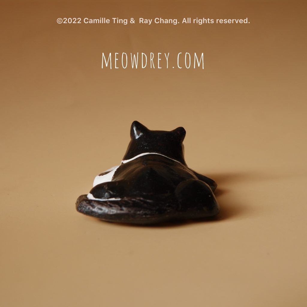 臭臉貓 迷你桌面擺件 Mini Grumpy Tuxedo Cat Sculpture - Camille Ting - Meowdrey 喵黛麗塔羅