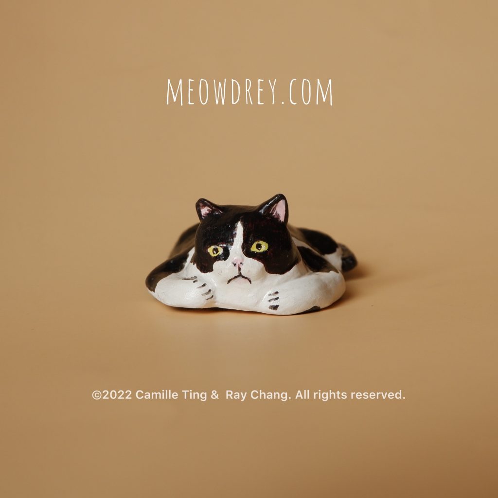 臭臉貓 迷你桌面擺件 Mini Grumpy Tuxedo Cat Sculpture - Camille Ting - Meowdrey 喵黛麗塔羅